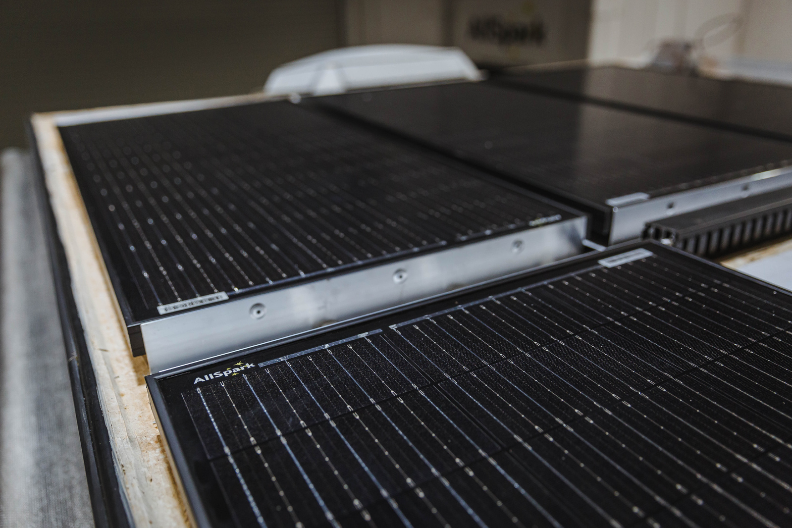 AllSpark 200W-24V Glass Solar Panel | Offroad Living